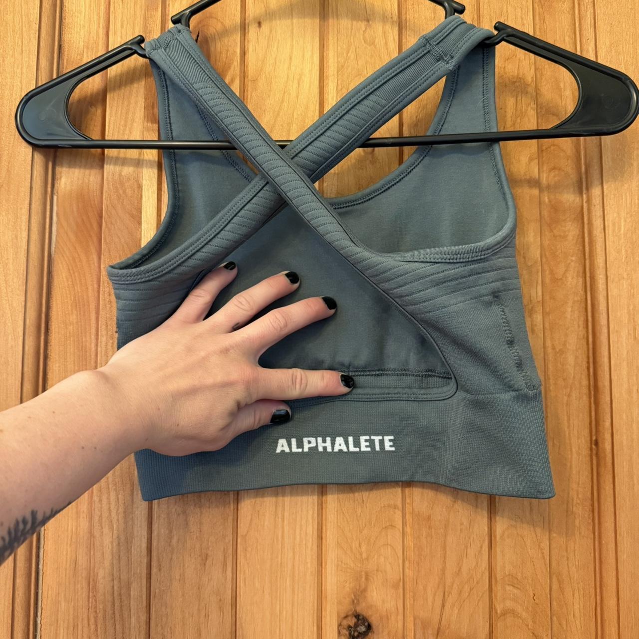 Alphalete V-back sports bra XS (fits like small) | Depop