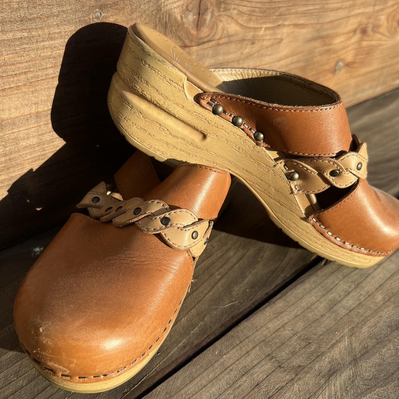 Dansko Women's Tan and Cream Clogs | Depop