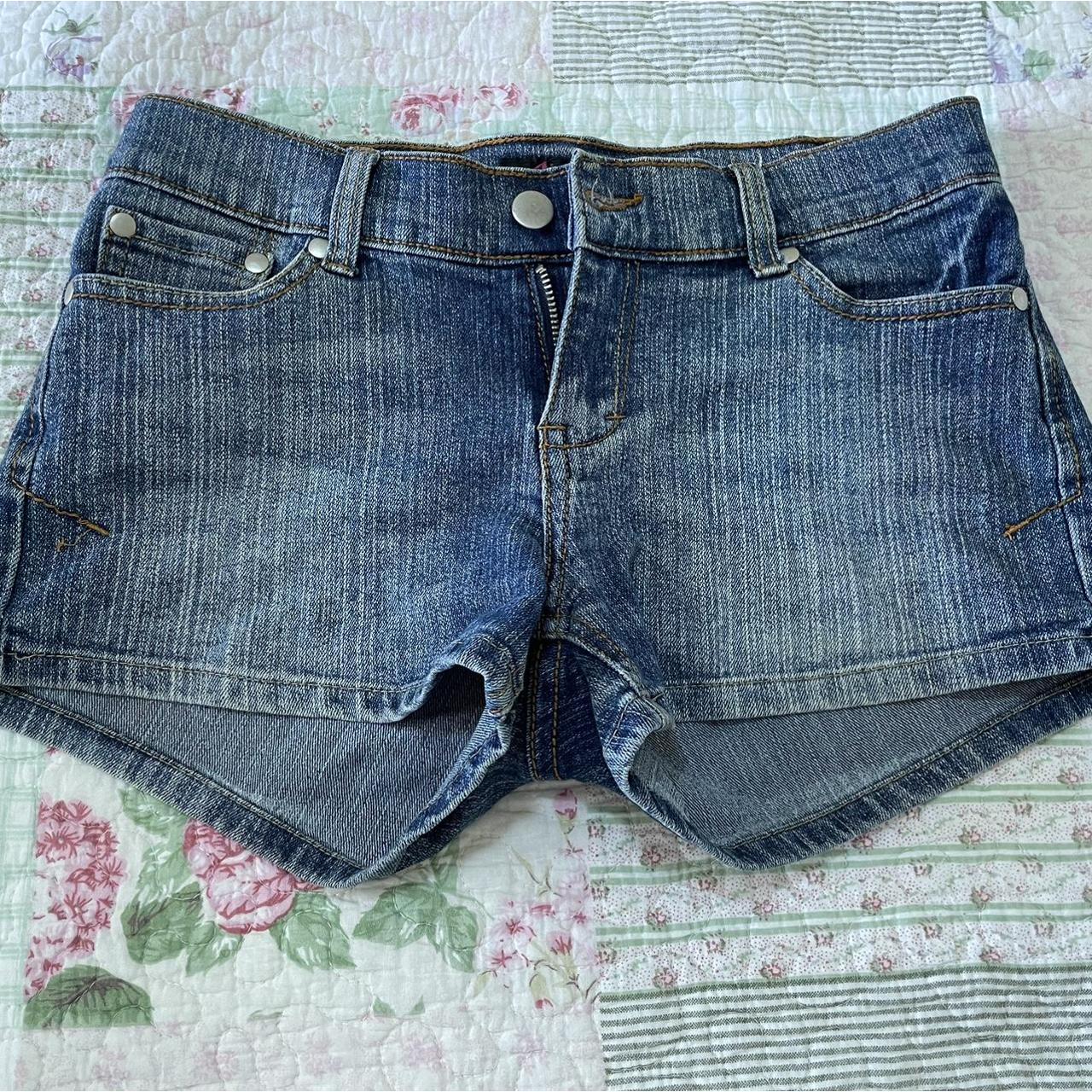 low rise denim short!! will fit up to an 8. ON... - Depop