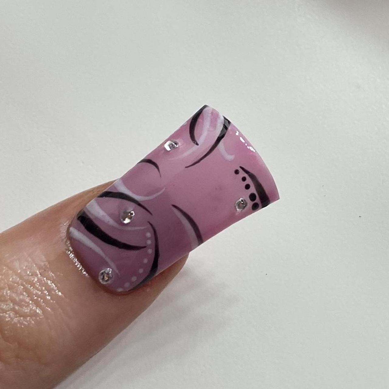 2000s line art designs... - Depop