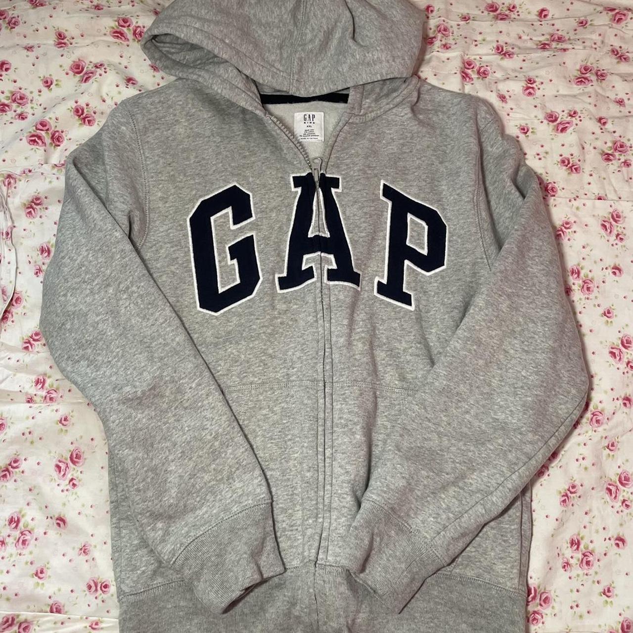 Gap Women's Grey and Navy Sweatshirt | Depop