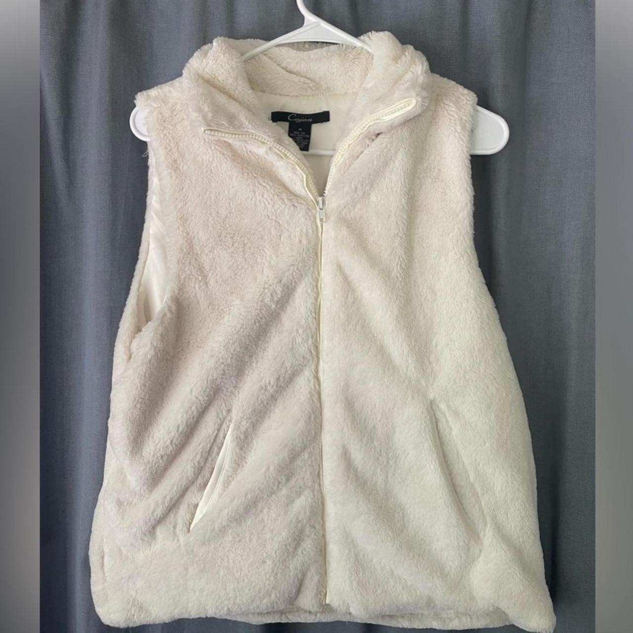 White zip-up fleece vest - Depop