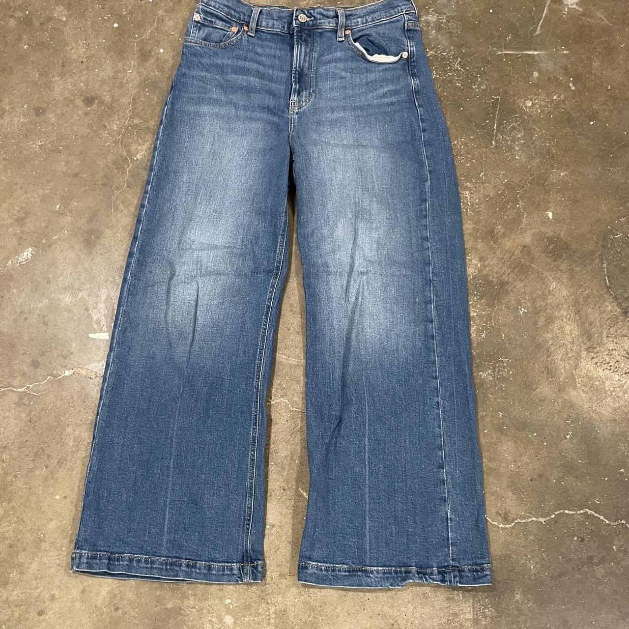 Blue Gap jeans, bootcut style. Flexible material... - Depop