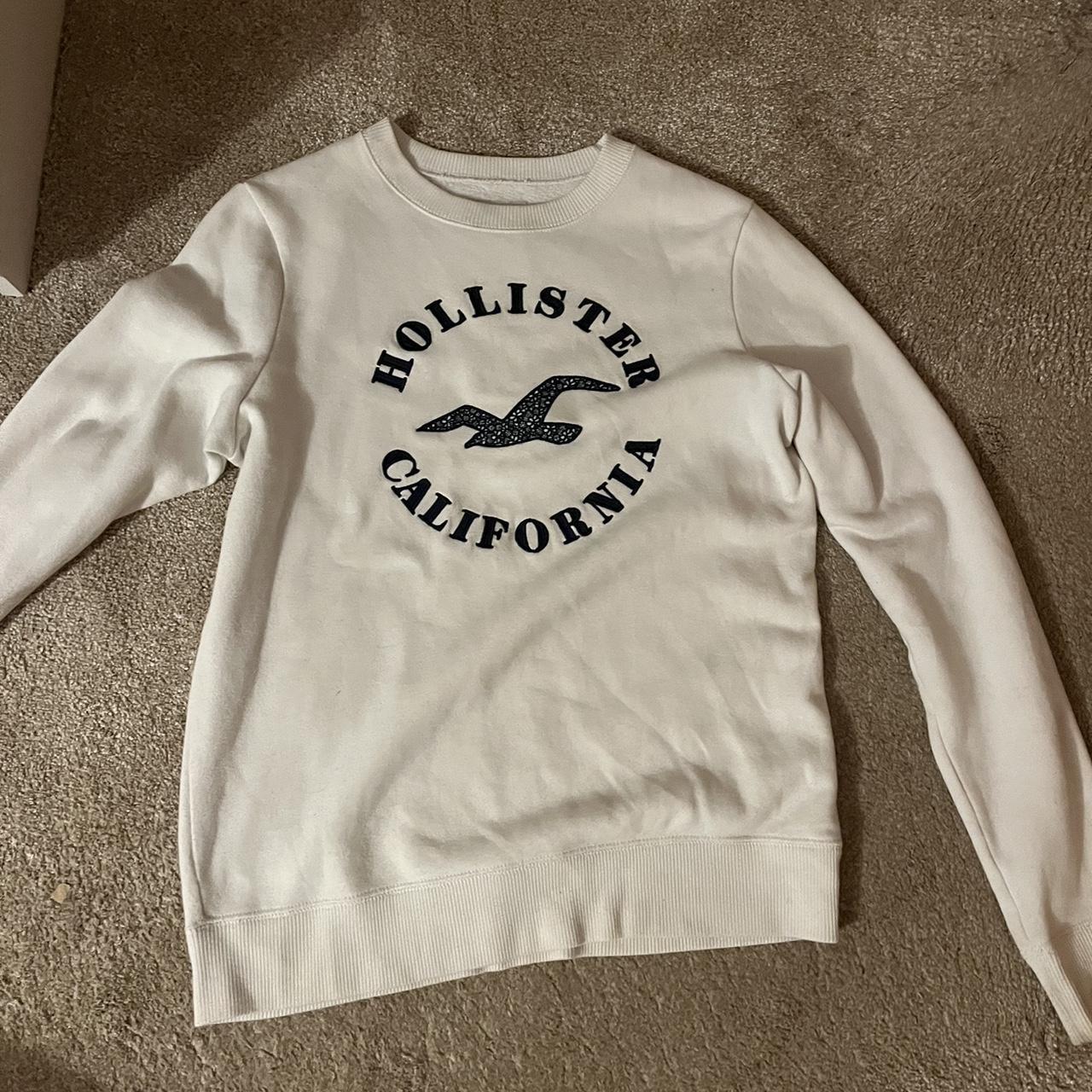 White hollister jumper - Depop