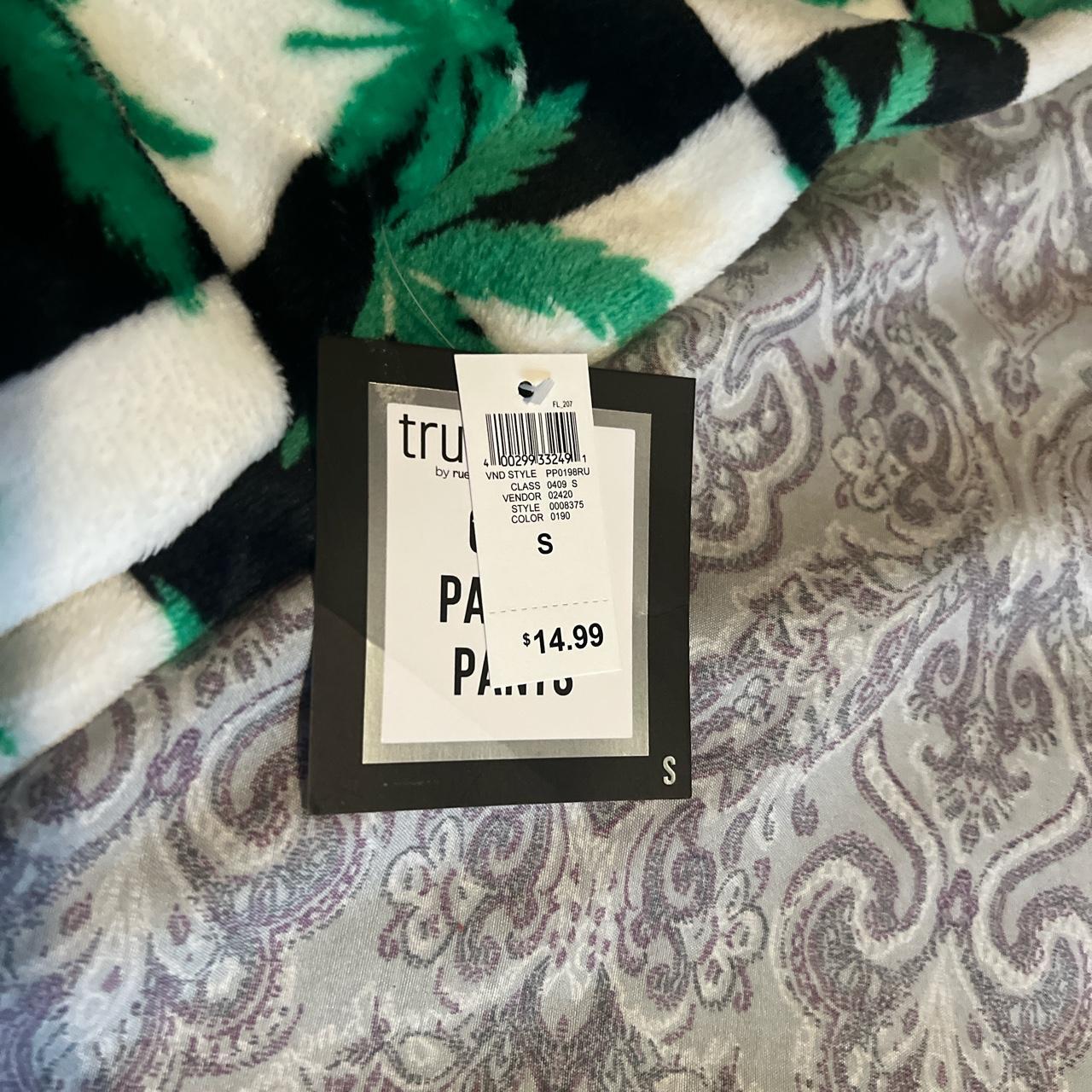 •cute fluffy rue 21 weed sweats - Depop
