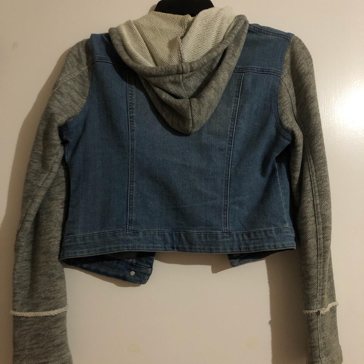 Cropped Jean jacket with grey sleeves and a cute... | Depop