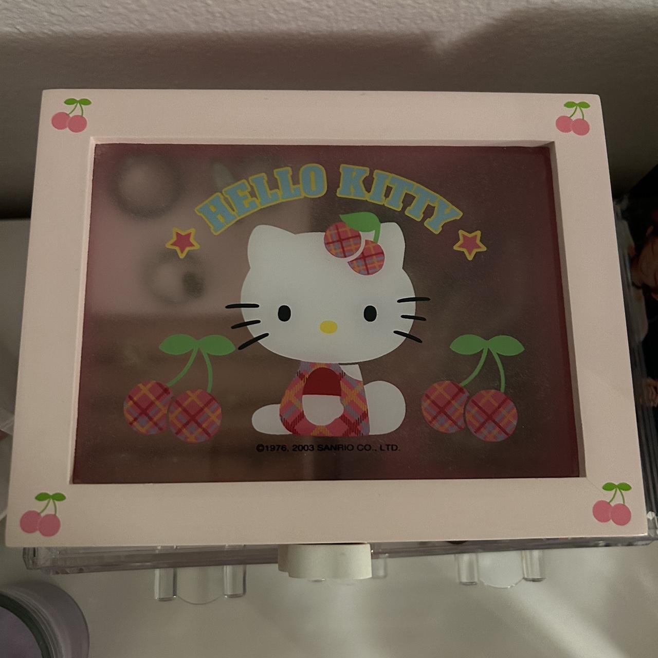 Hello kitty vintage jewelry box In good condition... - Depop