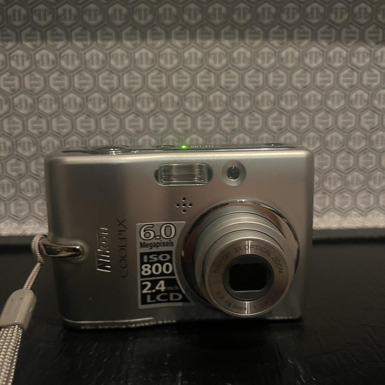 Nikon coolpix L11 in really good condition Tested... - Depop