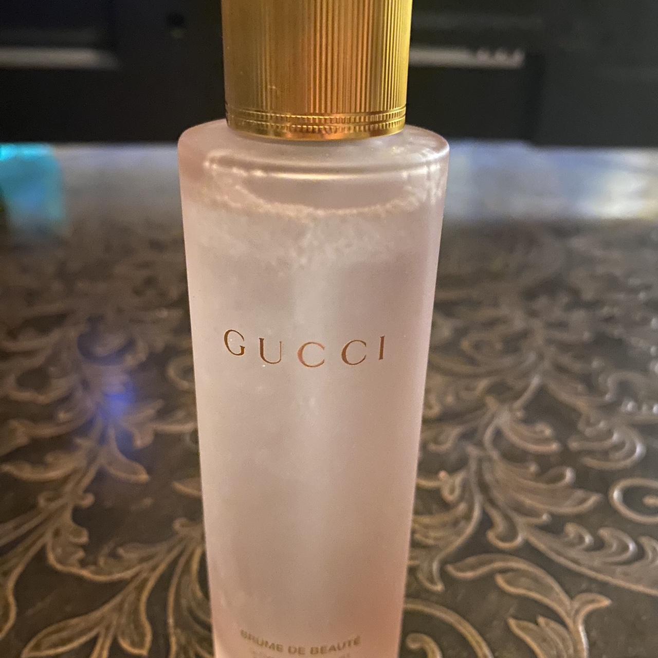 Gucci setting spray - like new - Depop