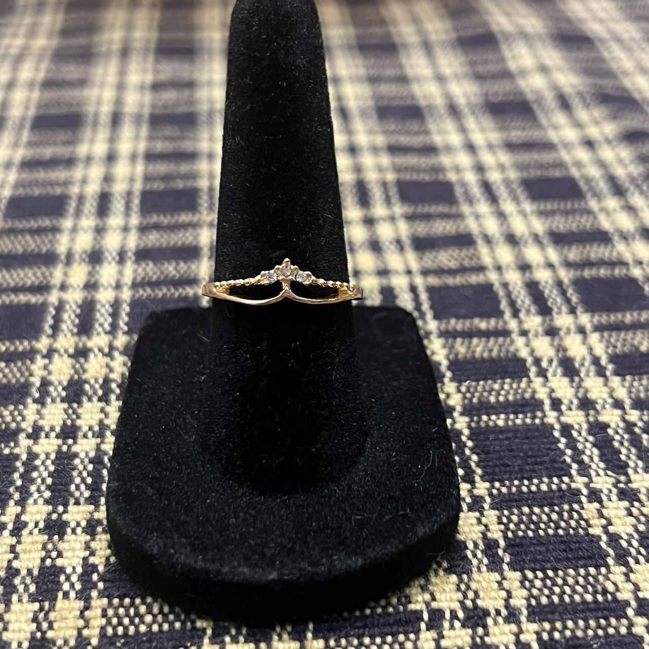 gold princess inspired ring size 5 - Depop