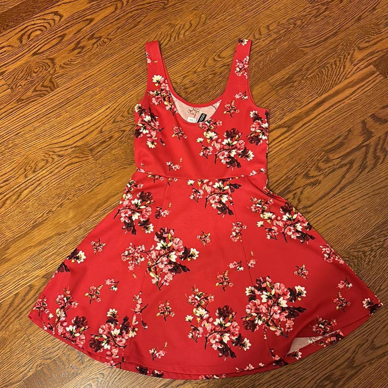 Red Flower Dress so flattering! fits like size XS or S - Depop