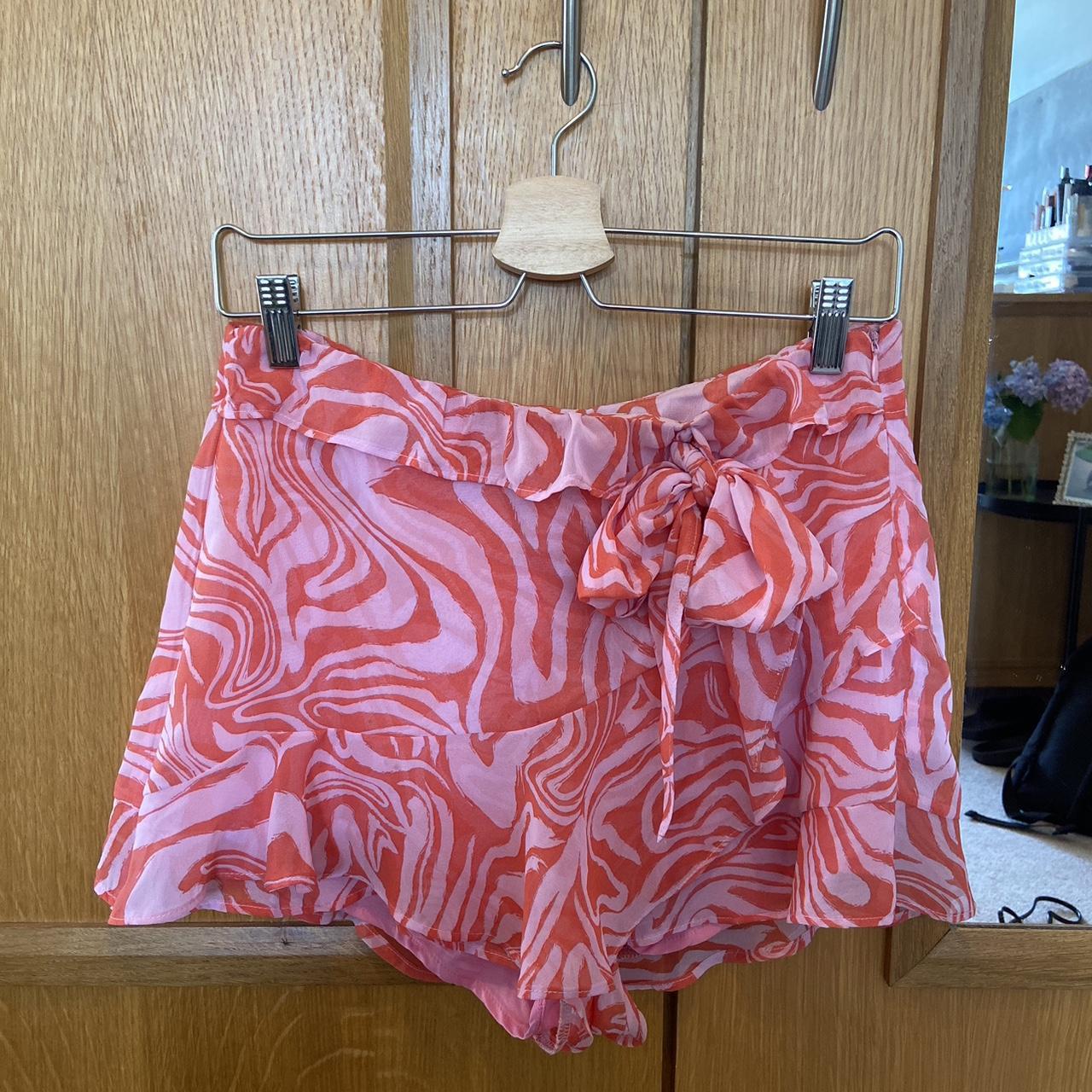 Bershka ruffle skort in pink and rose ripple with a... - Depop