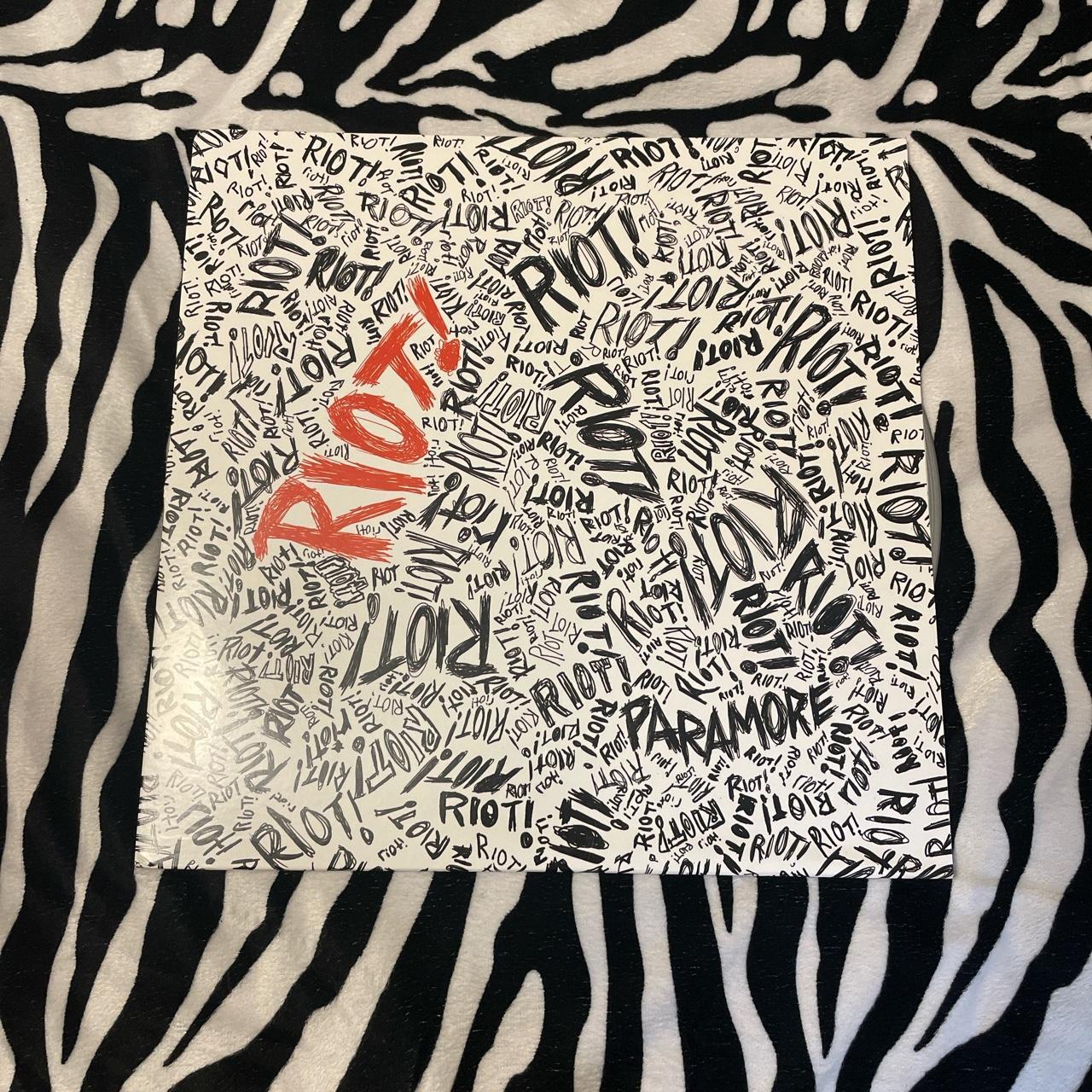 Hot Topic White and Orange Cds-and-vinyl | Depop