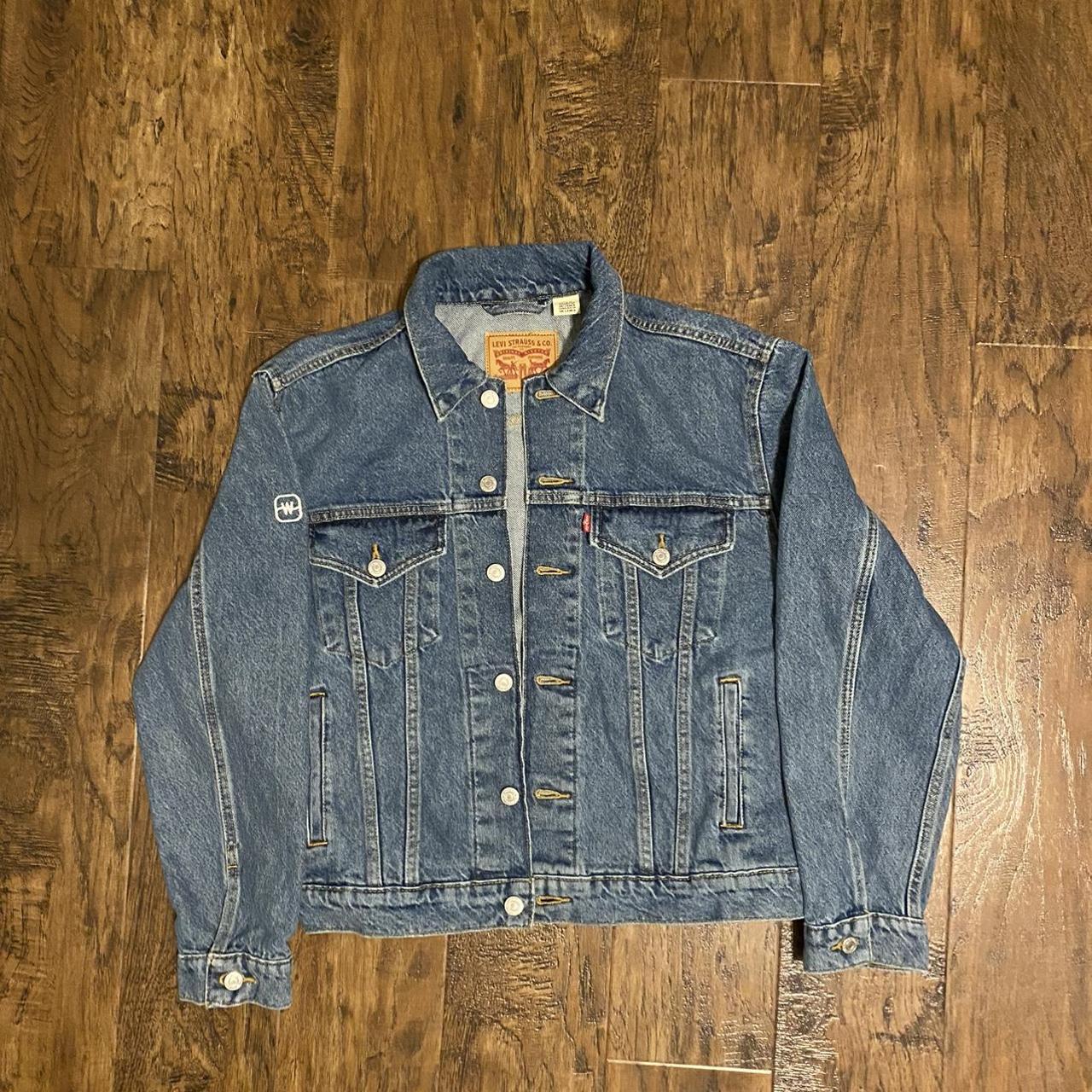 2000s Levi’s Demin Jean Jacket Cool Pockets and... - Depop