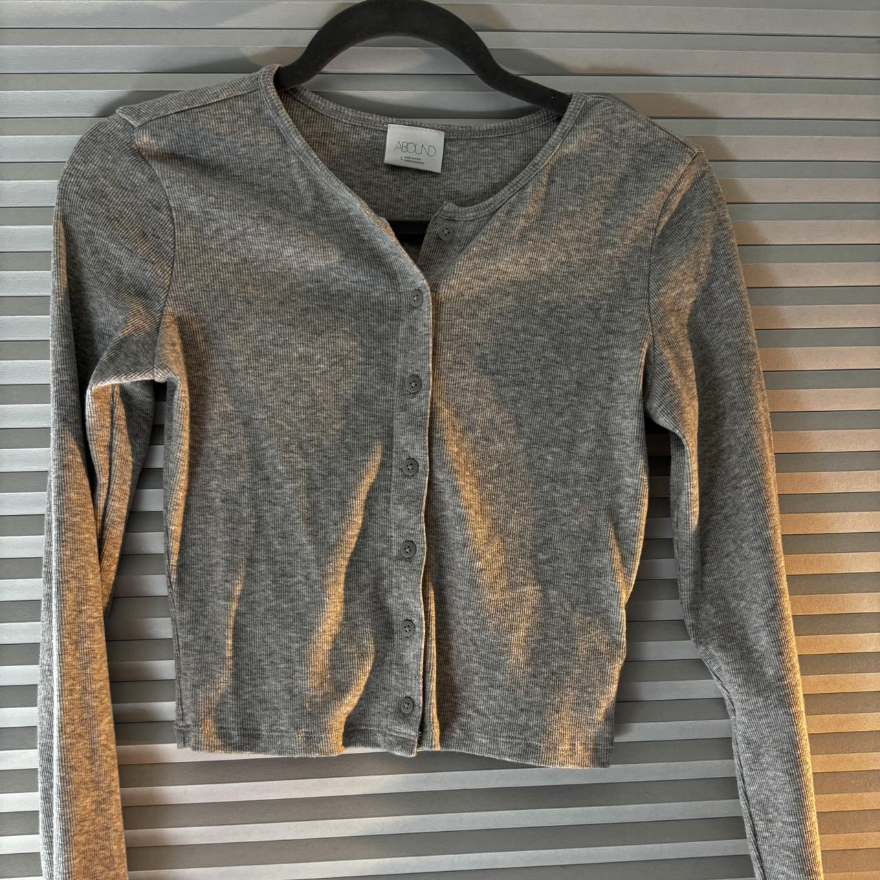 grey cropped button up cardigan - Depop