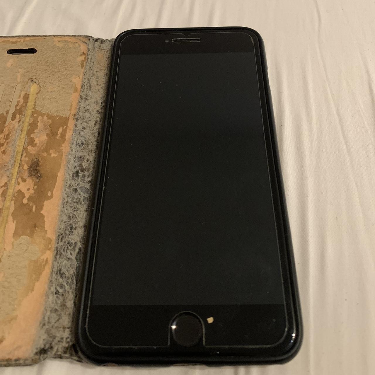 old iphone “case” 6s in black / silver - is broken... - Depop