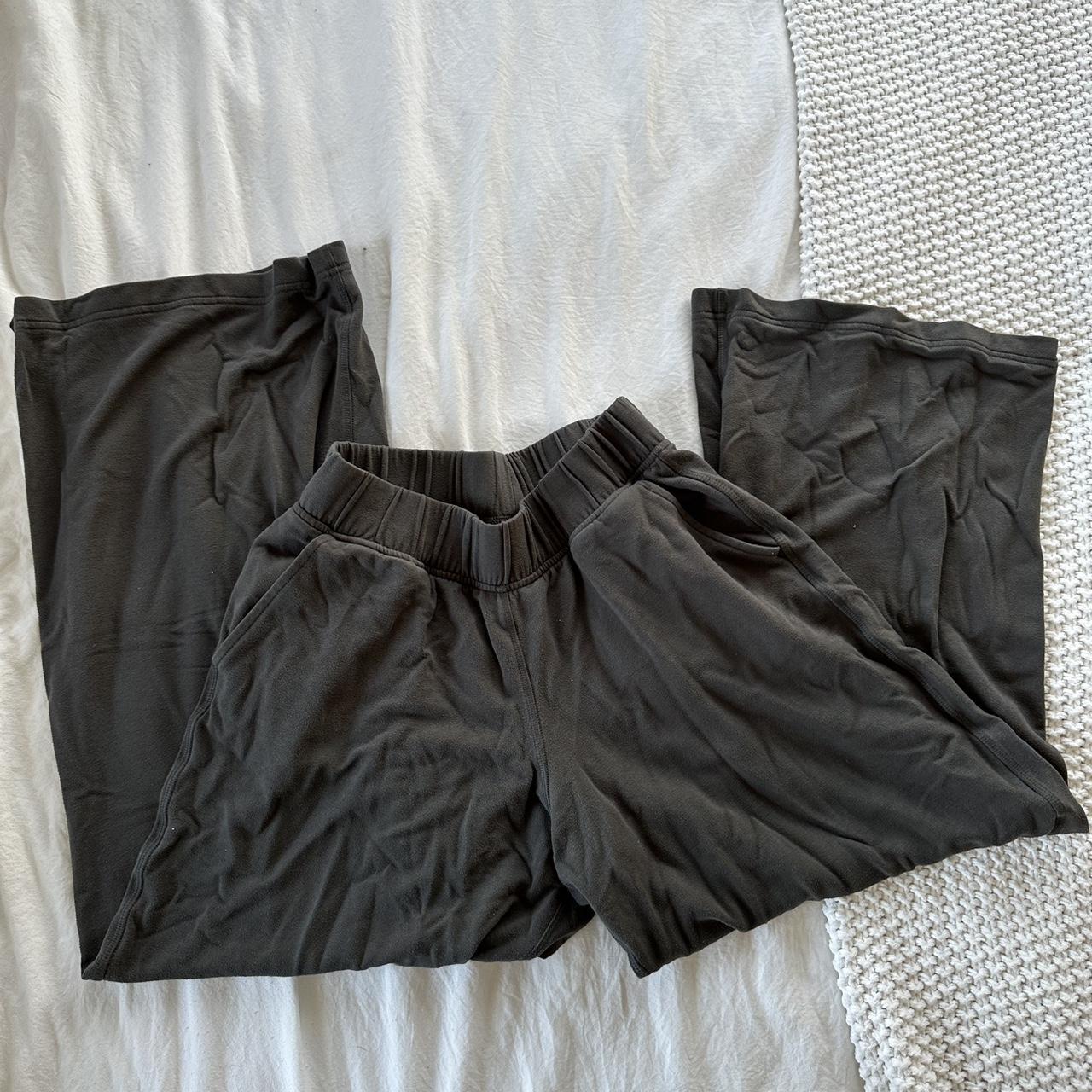 Old Navy straight leg sweats! Super comfy and cute,... | Depop