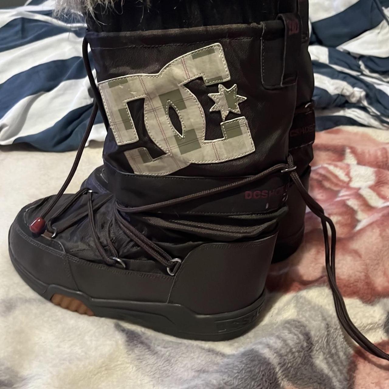 dc camish fur boots size 7 women send offers please... - Depop