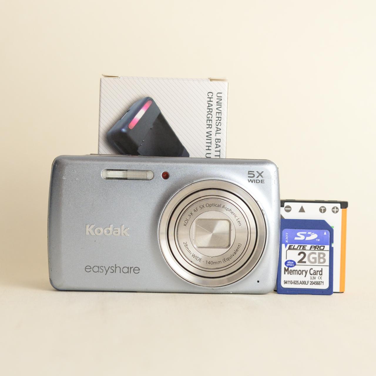 Kodak EasyShare M552 | 14MP Digital camera with SD... - Depop