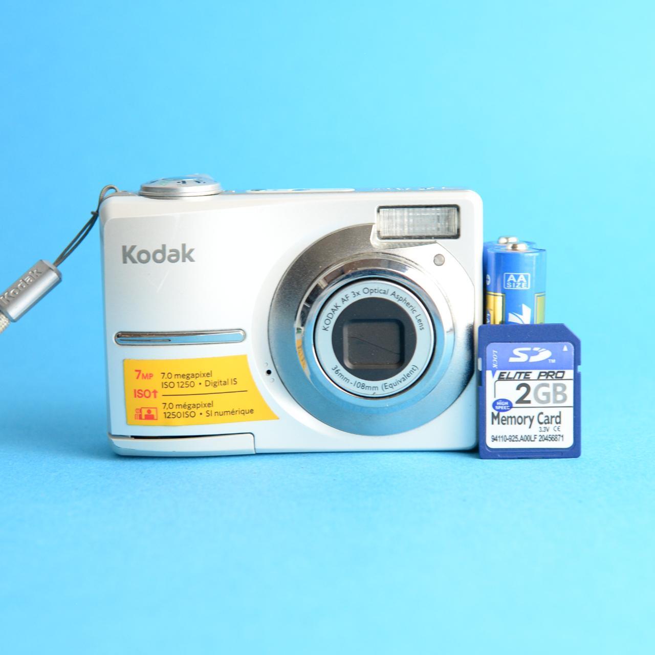 Kodak Easyshare C713 | 7MP Digital camera with SD... - Depop