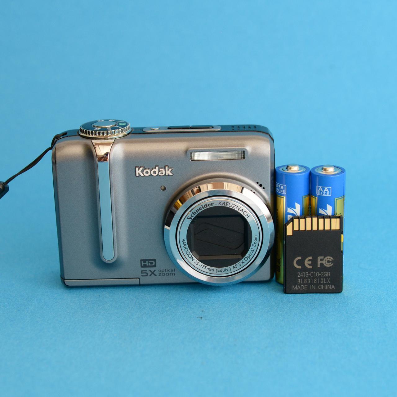 Kodak EasyShare Z1275 | 12MP Digital camera w/ SD... - Depop