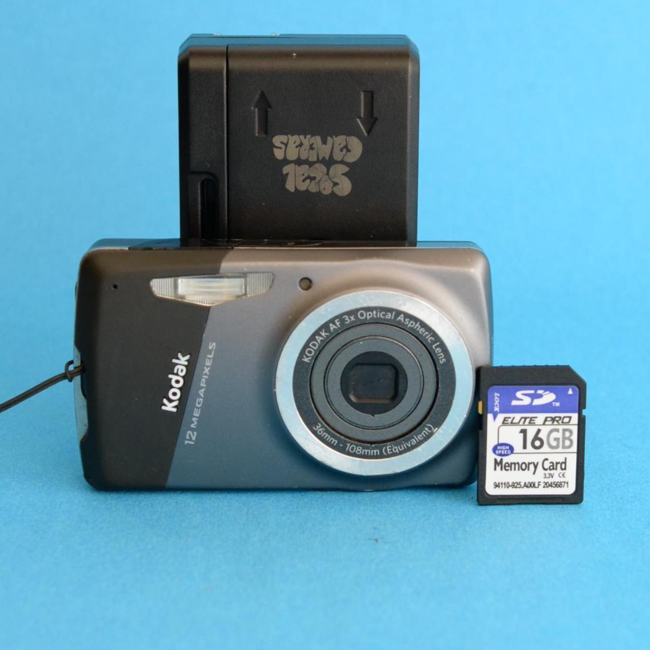 Kodak EasyShare M530 | 12MP Digital camera with SD... - Depop