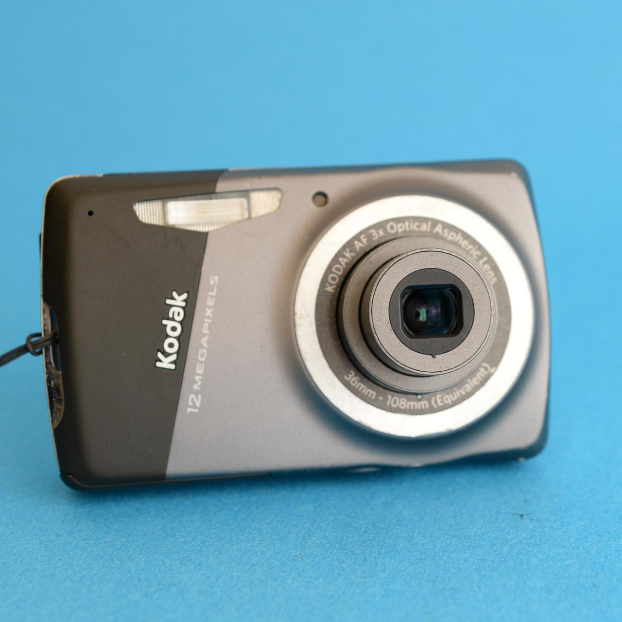 Kodak EasyShare M530 | 12MP Digital camera with SD... - Depop
