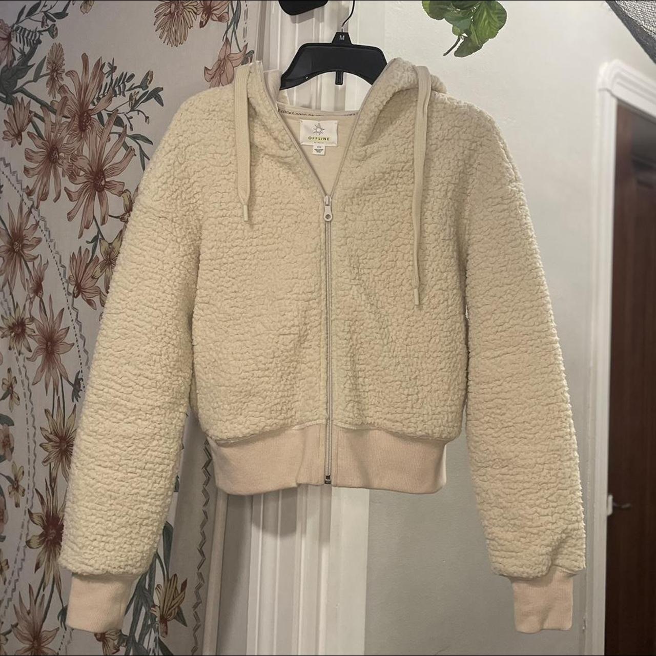 Aerie Offline Sz Small Fluffy Jacket!! •in amazing... - Depop