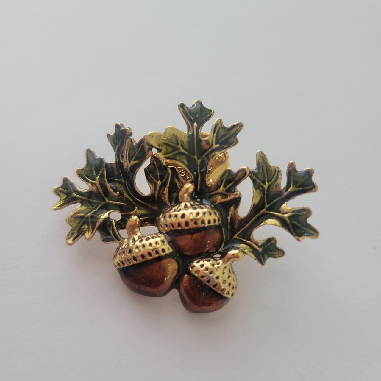 Avon Oak Leaf & Acorn Lapel Pin Brooch Gold Tone... | Depop