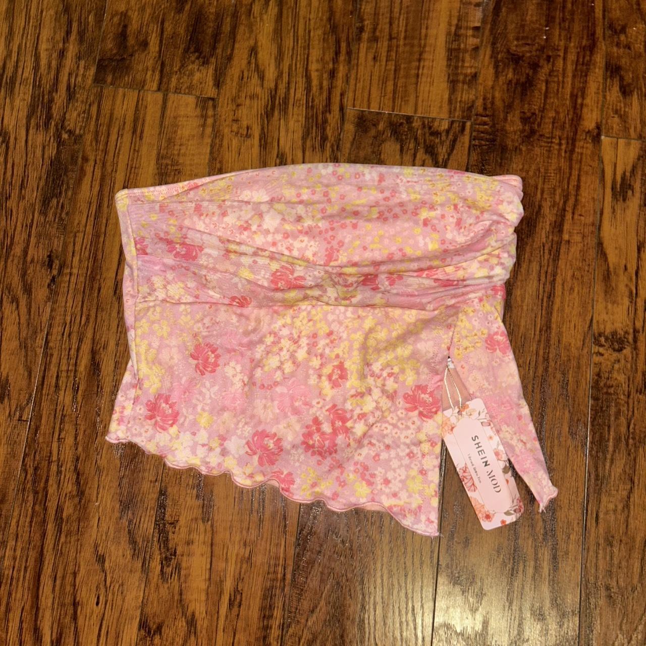 new! Pink floral tube top🌺 #floral #tubetop DO NOT... - Depop