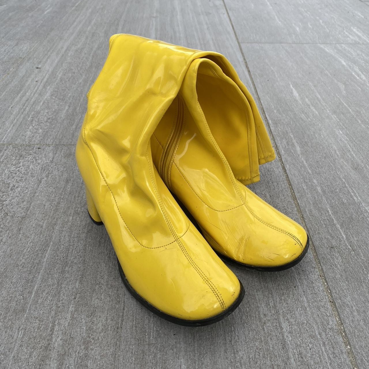 Yellow patent GOGO boots - Depop