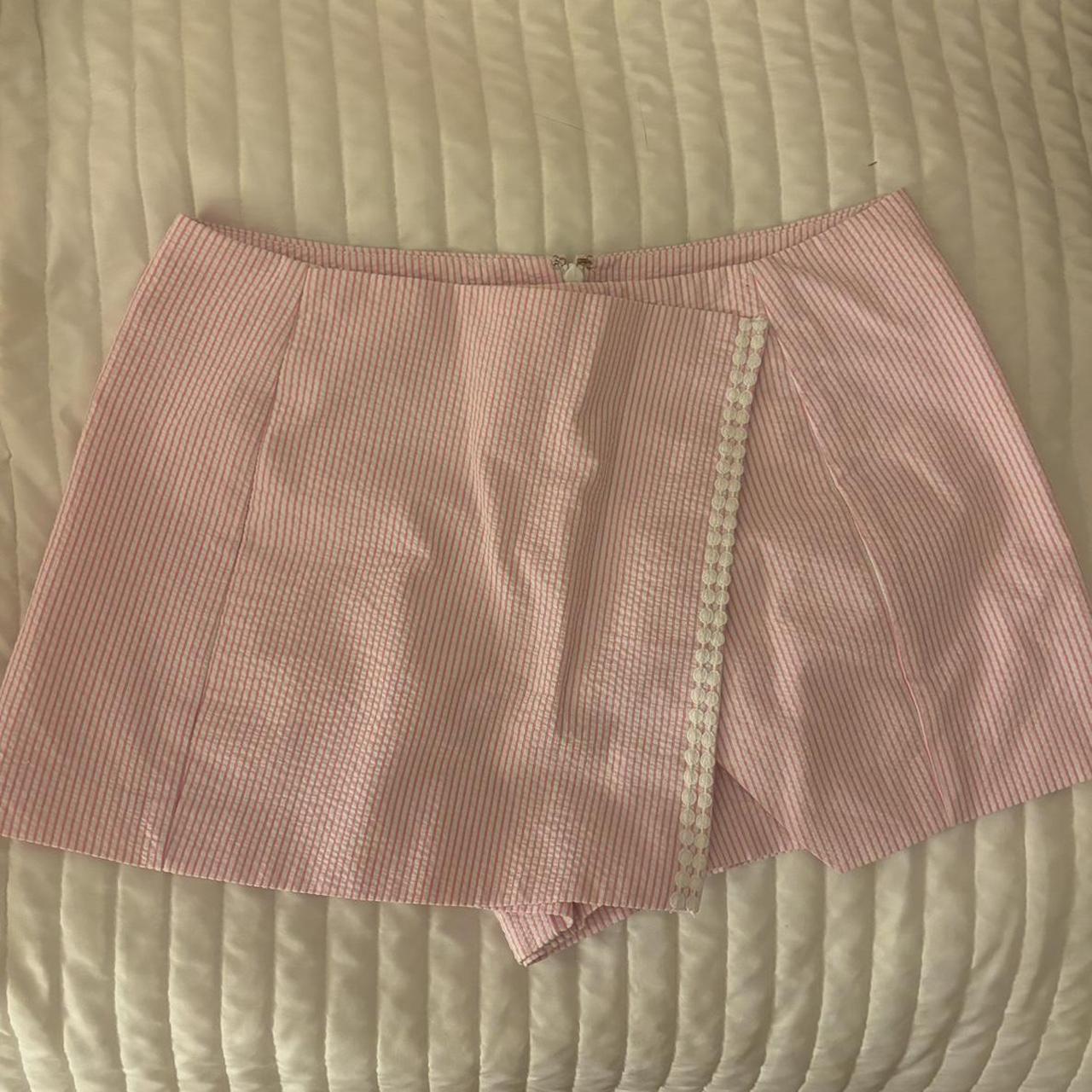 Pink Lilly Pulitzer Striped Skort - Depop