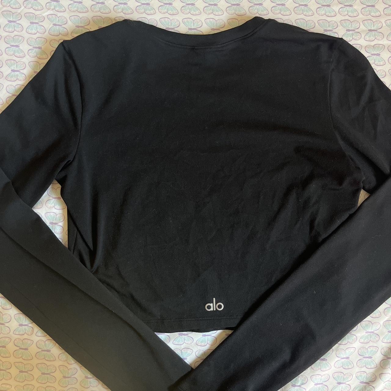 alo yoga top. no fadding at all only worn once and... - Depop