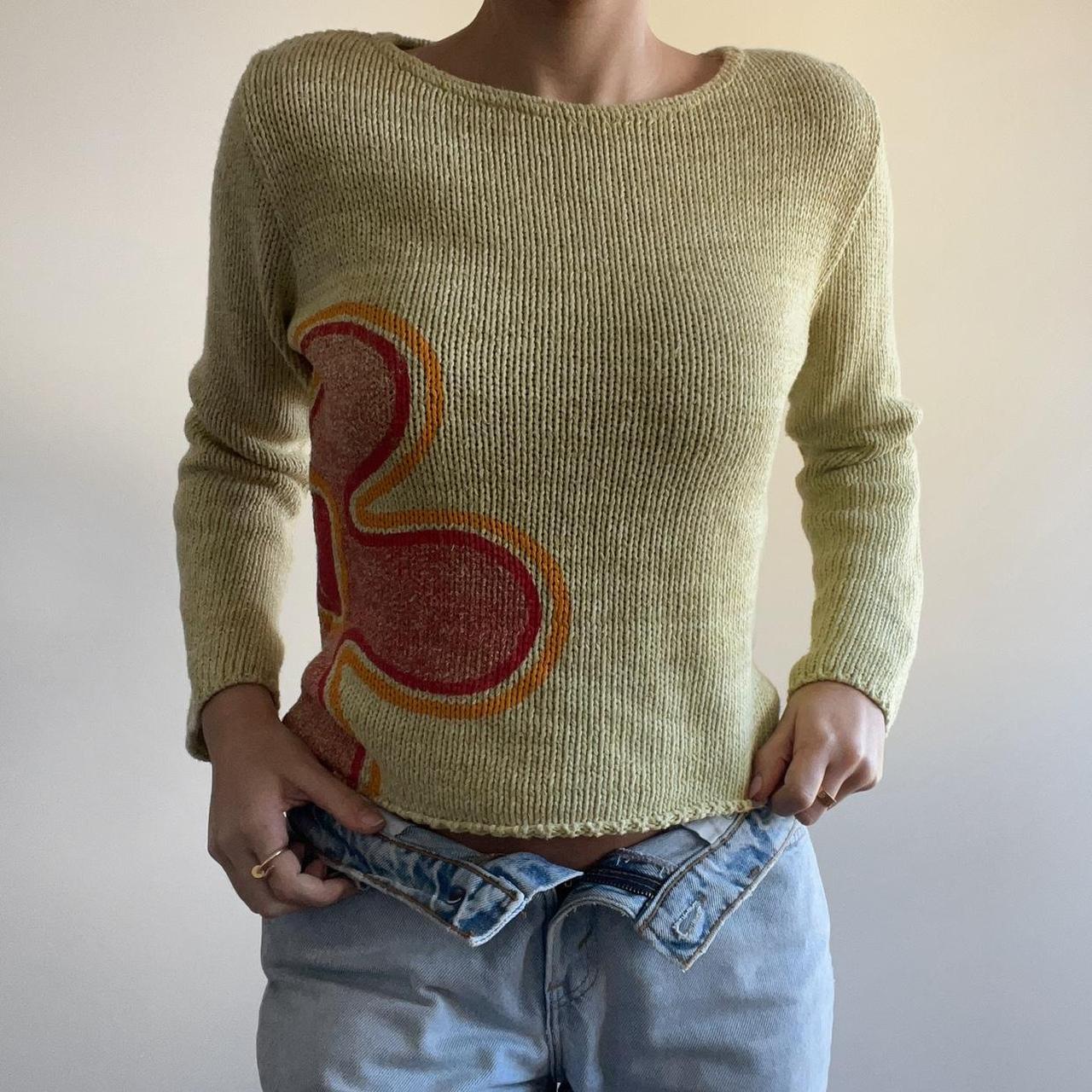 green top with flower cute knit! fits like an s/m - Depop