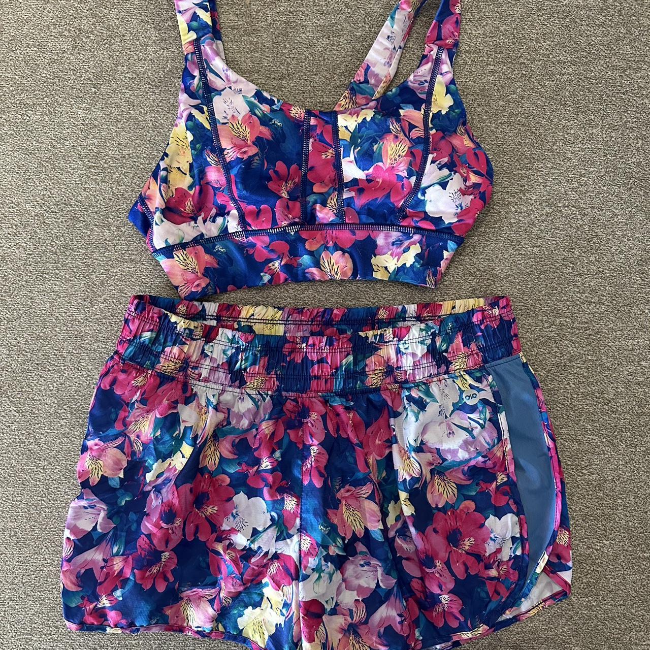 Two piece workout set Fits like a medium In great... - Depop