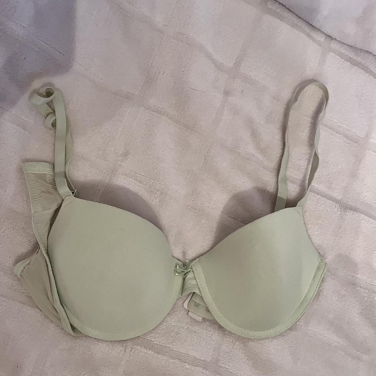 Light green bra 34C - Depop