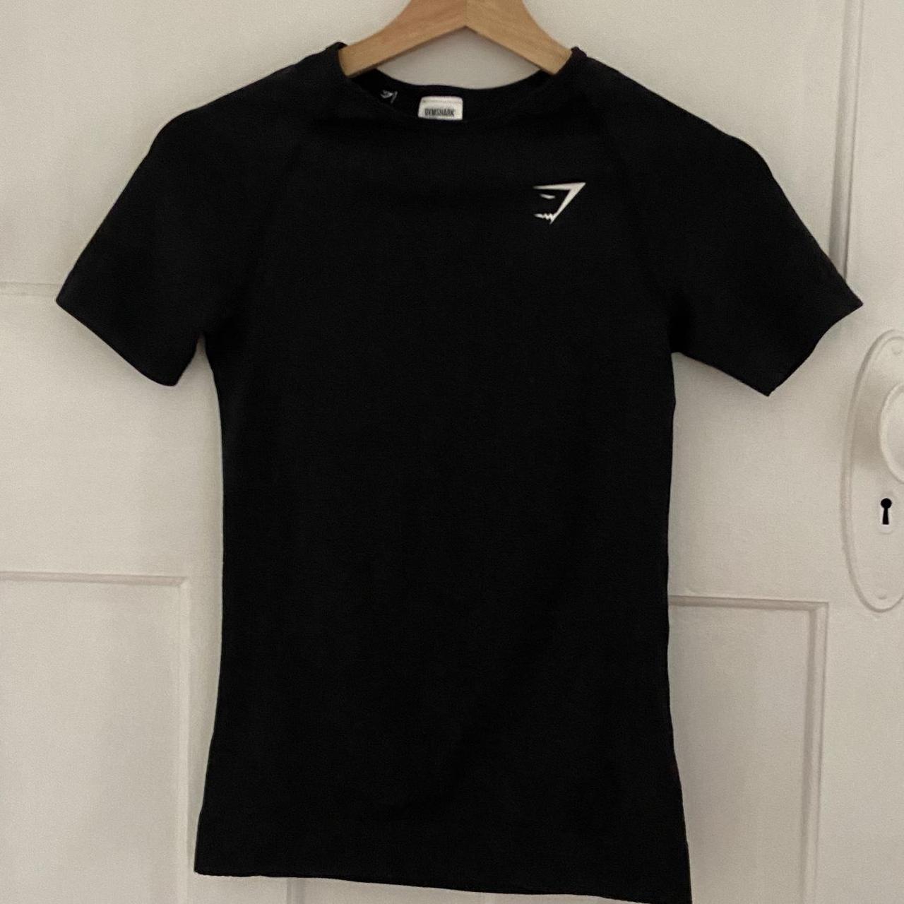 Women’s Gymshark tee more of an XS fit then a S or... - Depop
