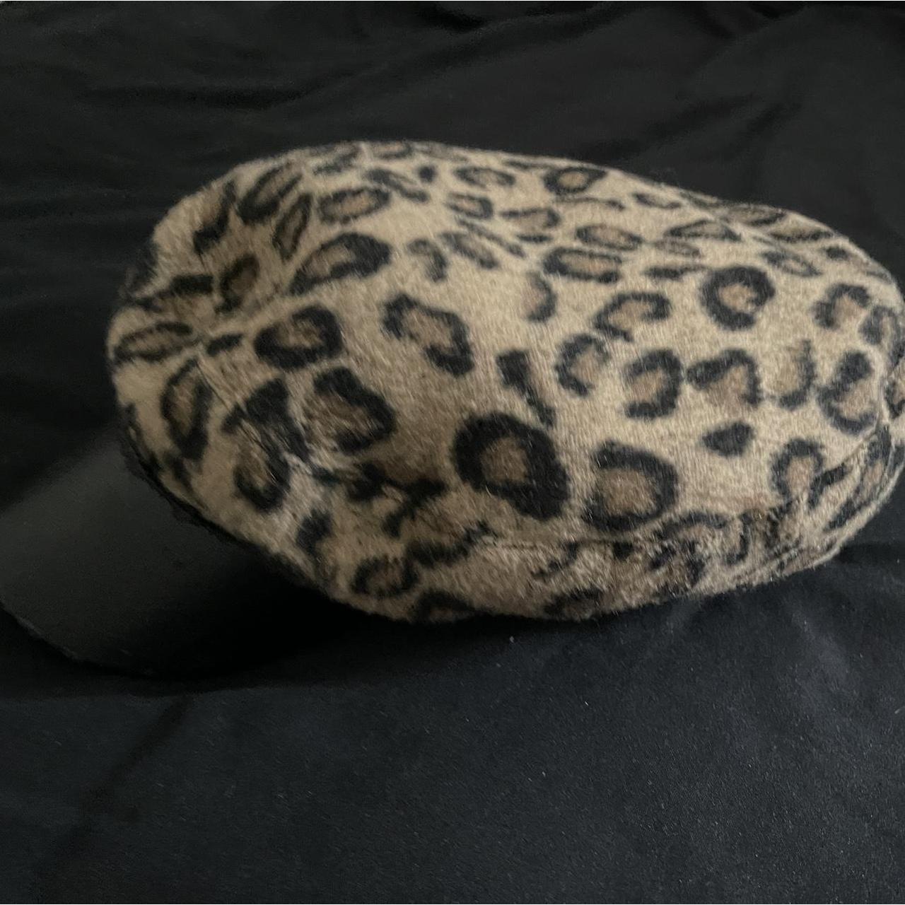 Zara leopard hat. Super cute and vintage vibes, has... - Depop