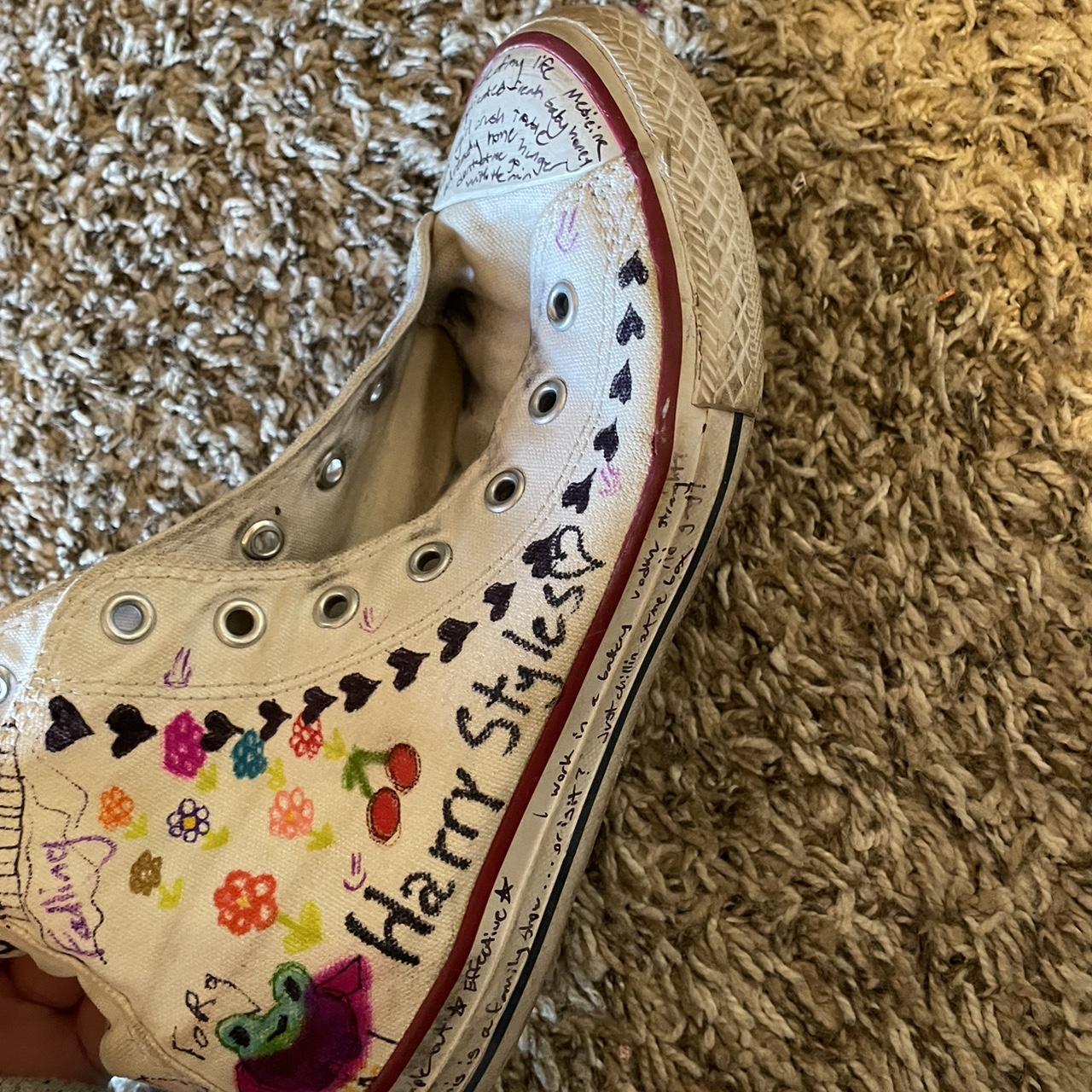one direction inspired converse - Depop