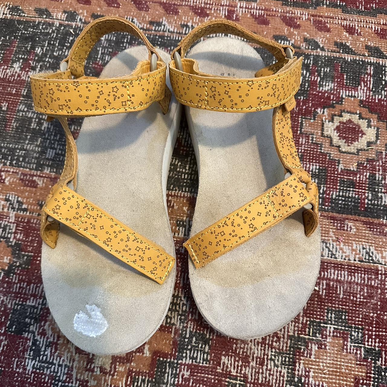 yellow star print tevas slight platform sooo cute... - Depop