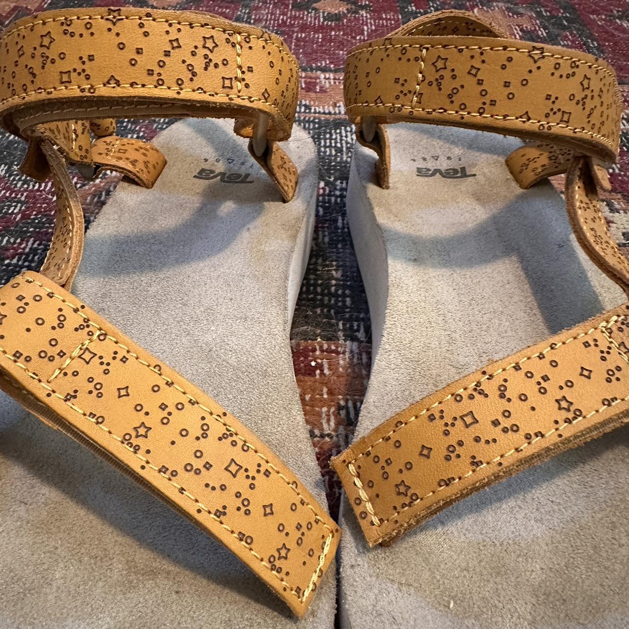 yellow star print tevas slight platform sooo cute... - Depop