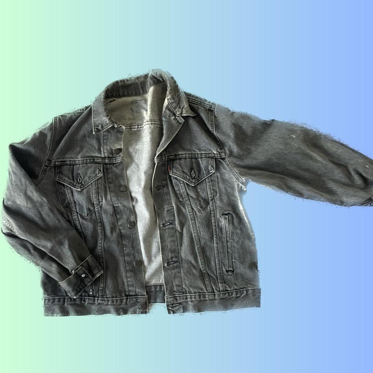 The coolest grey oversized Levi’s denim jacket. - Depop