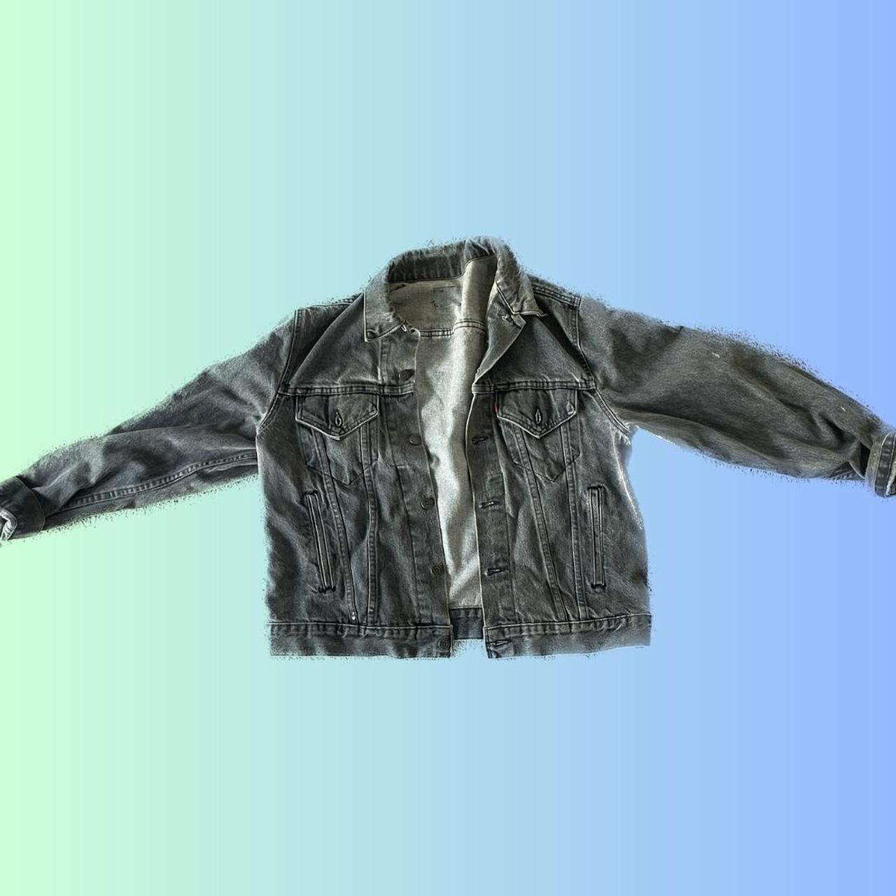 The coolest grey oversized Levi’s denim jacket. - Depop