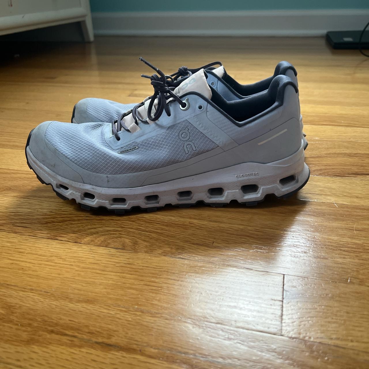 Oncloud sneakers Women’s 10 - Depop