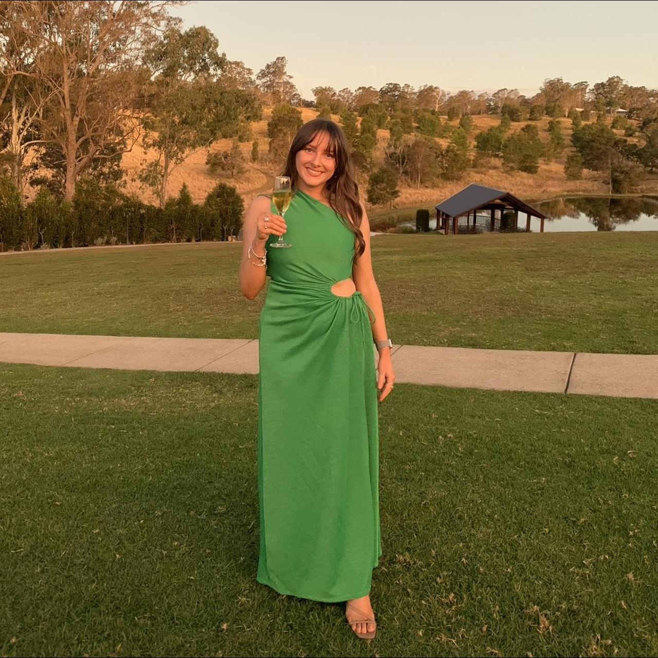 Sonya Moda nour maxi dress Forest green Renting... - Depop