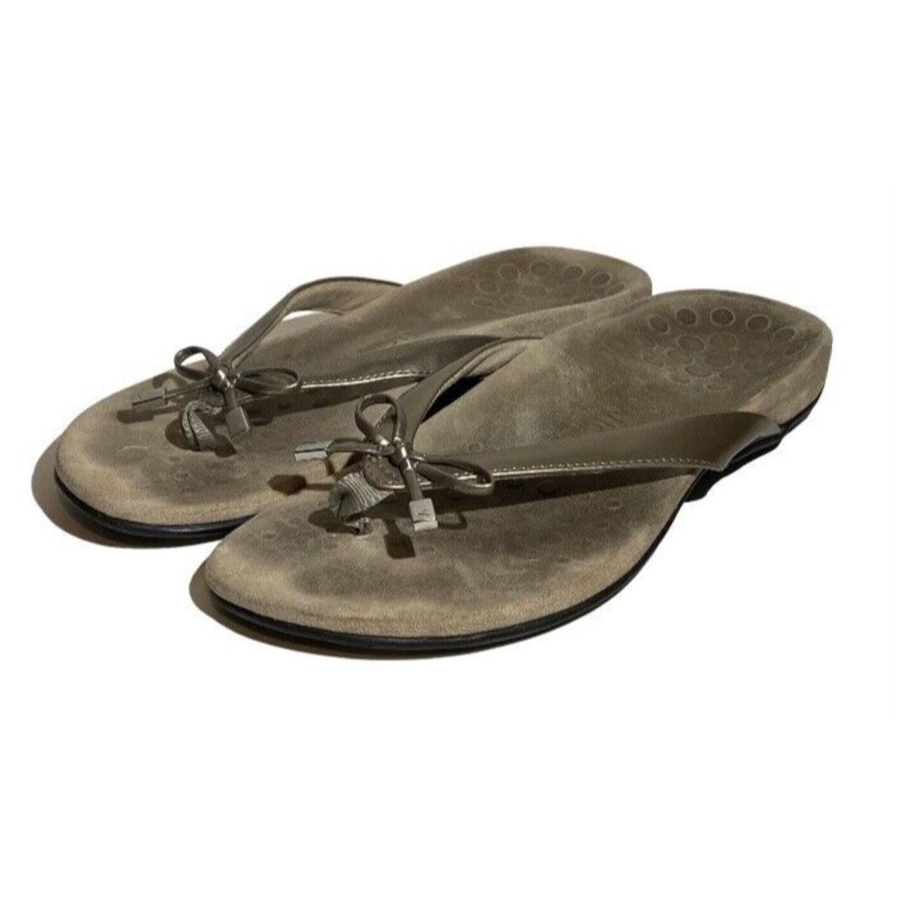 Vionic Bella Thong Sandals Women Size 7 Wide Gold... - Depop