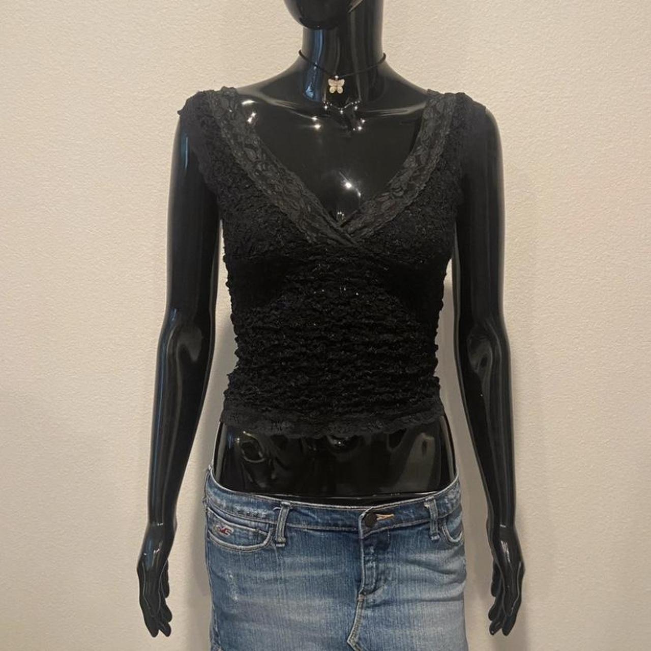 XOXO Women's Black Crop-top | Depop