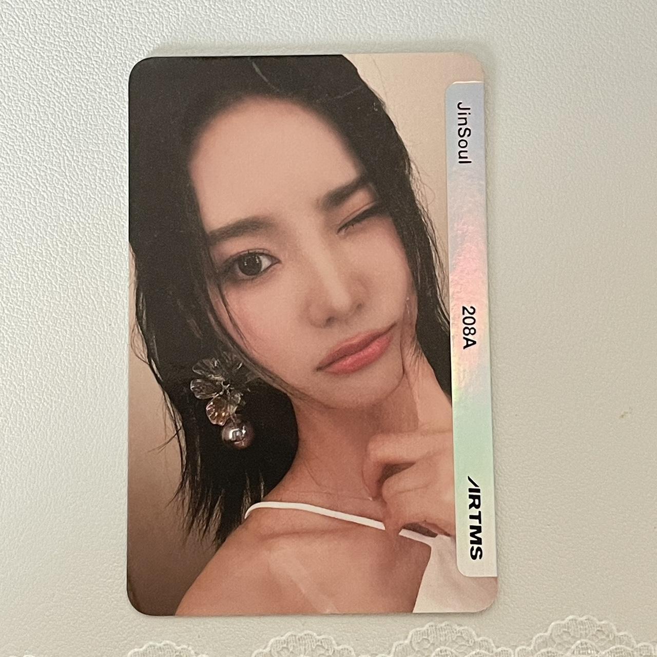 Version up Odd Eye Circle Jinsoul photocard... - Depop