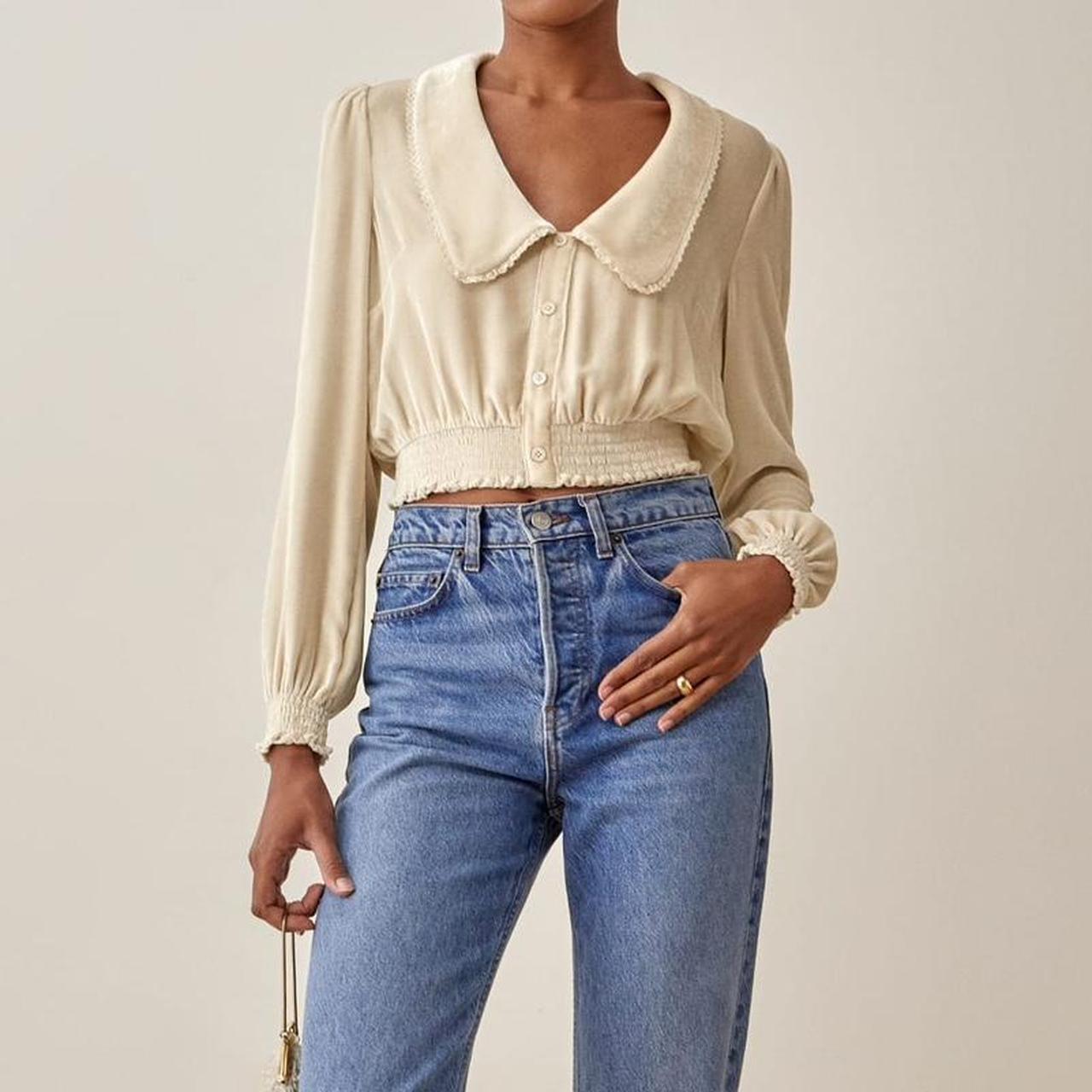 Reformation Jovanna Velvet Top Size 6 fits true to... - Depop