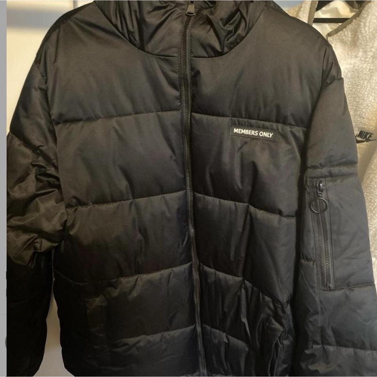 MEMBERS ONLY PUFFER JACKET - Cool zip pocket on the... - Depop